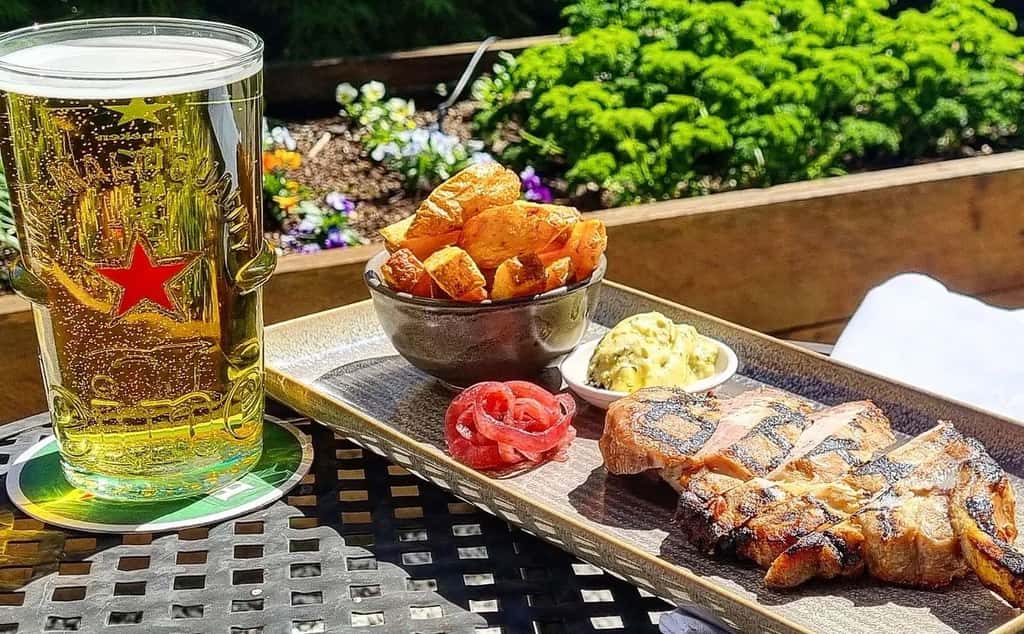 Cobb & Co Papanui: Book any time at everyday prices