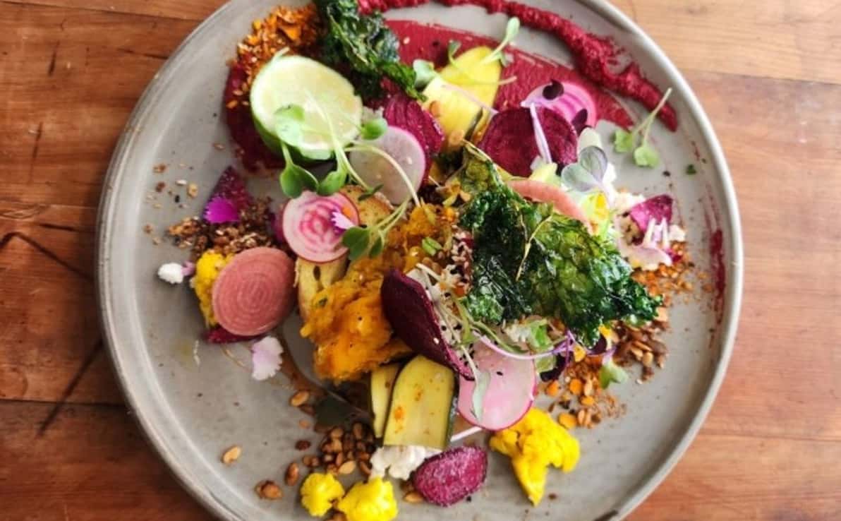 The Roaming Giant: 50% off the first table of the night with First Table