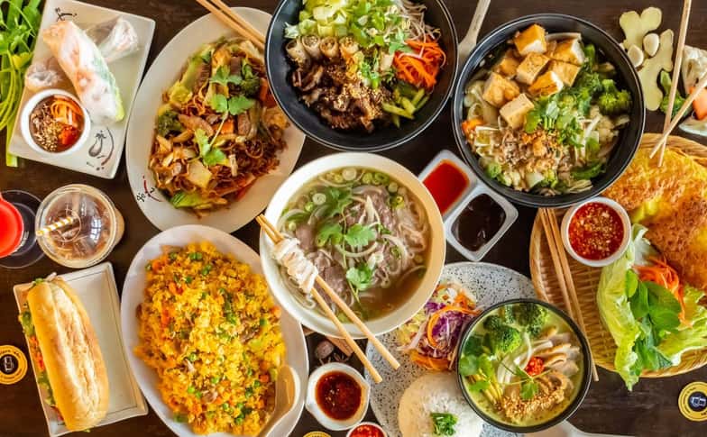 The Roaming Giant: 50% off the first table of the night with First Table